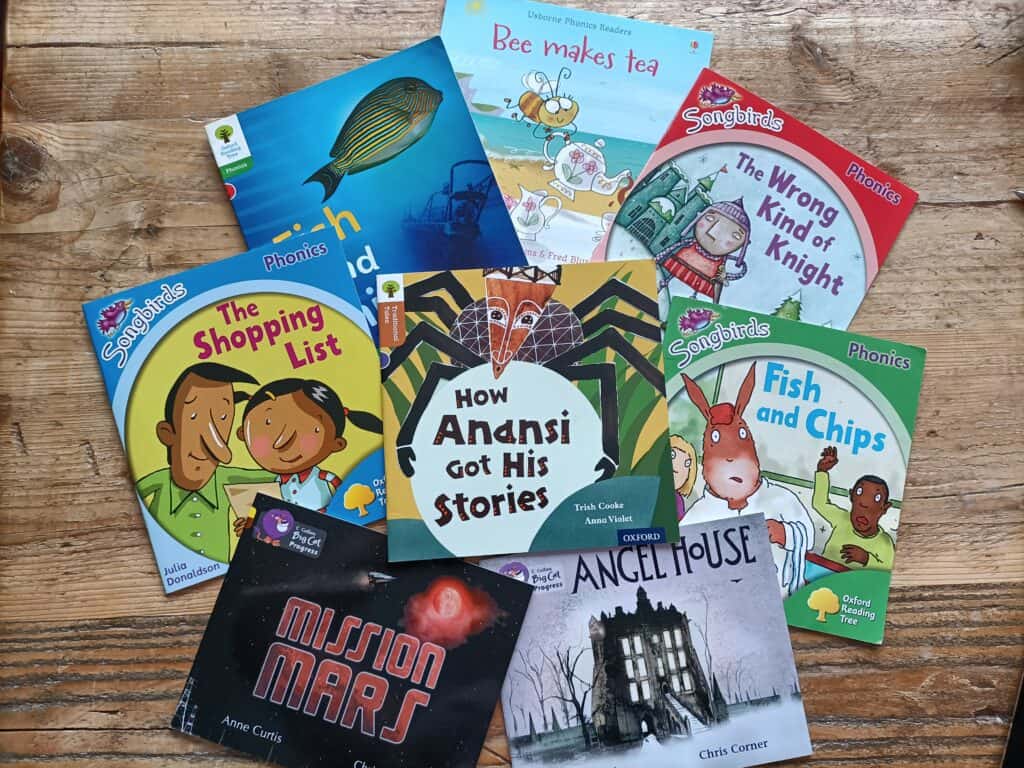 7 Ways to Read School Book Banded Books - Busy Busy Learning